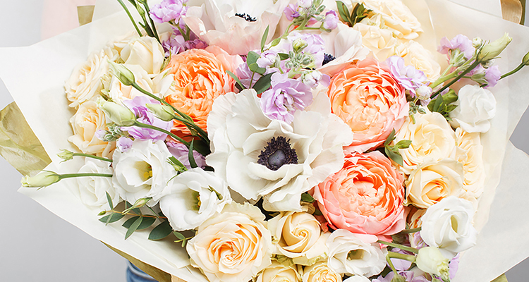 Maria’s Creations Florist Reading 0118 348 0637 or Online